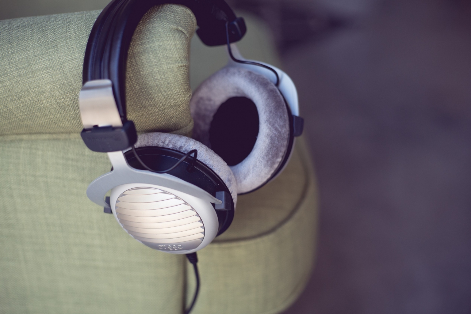 Choosing the right ear pads | beyerdynamic Blog