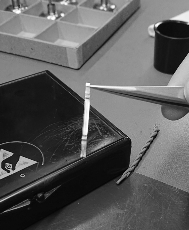 Making a ribbon microphone | beyerdynamic Blog