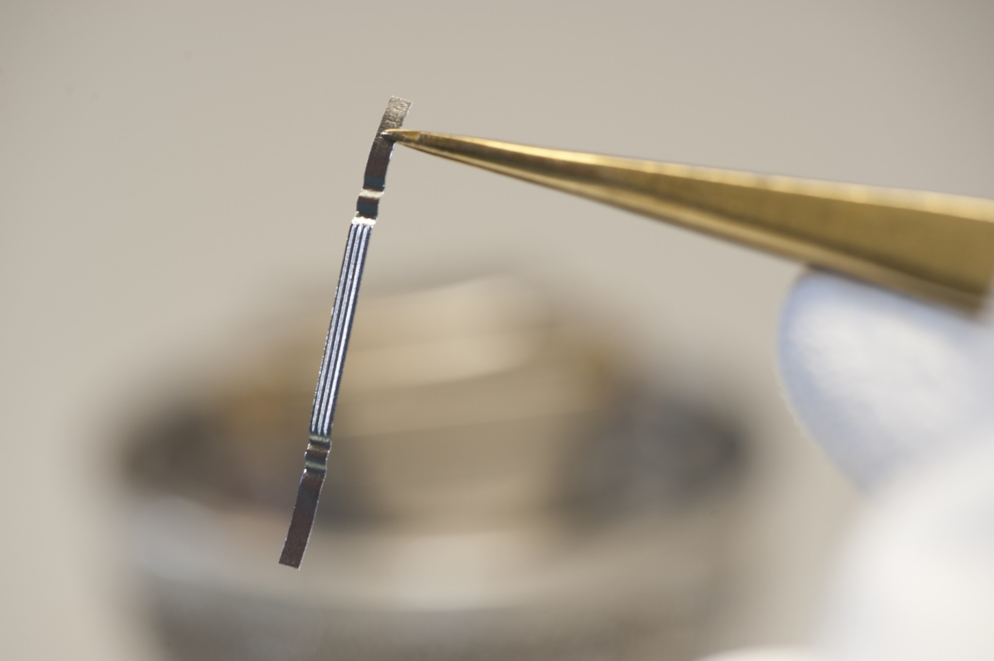 Making a ribbon microphone | beyerdynamic Blog