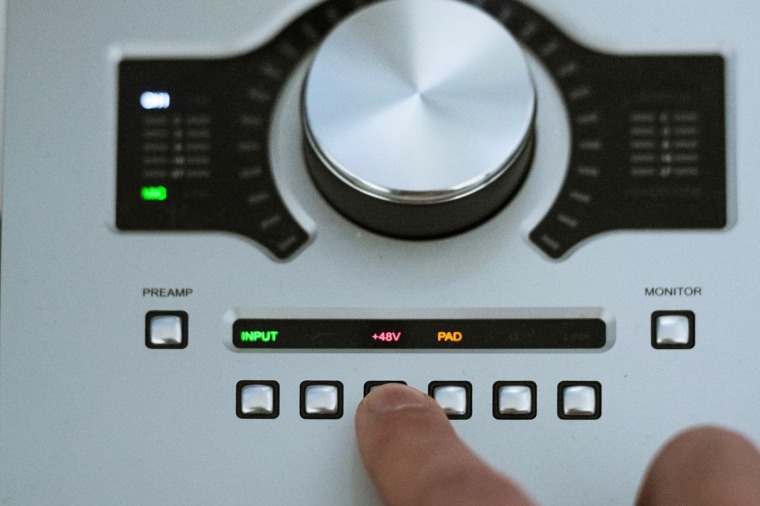 Phantom power explained in simple language | beyerdynamic Blog